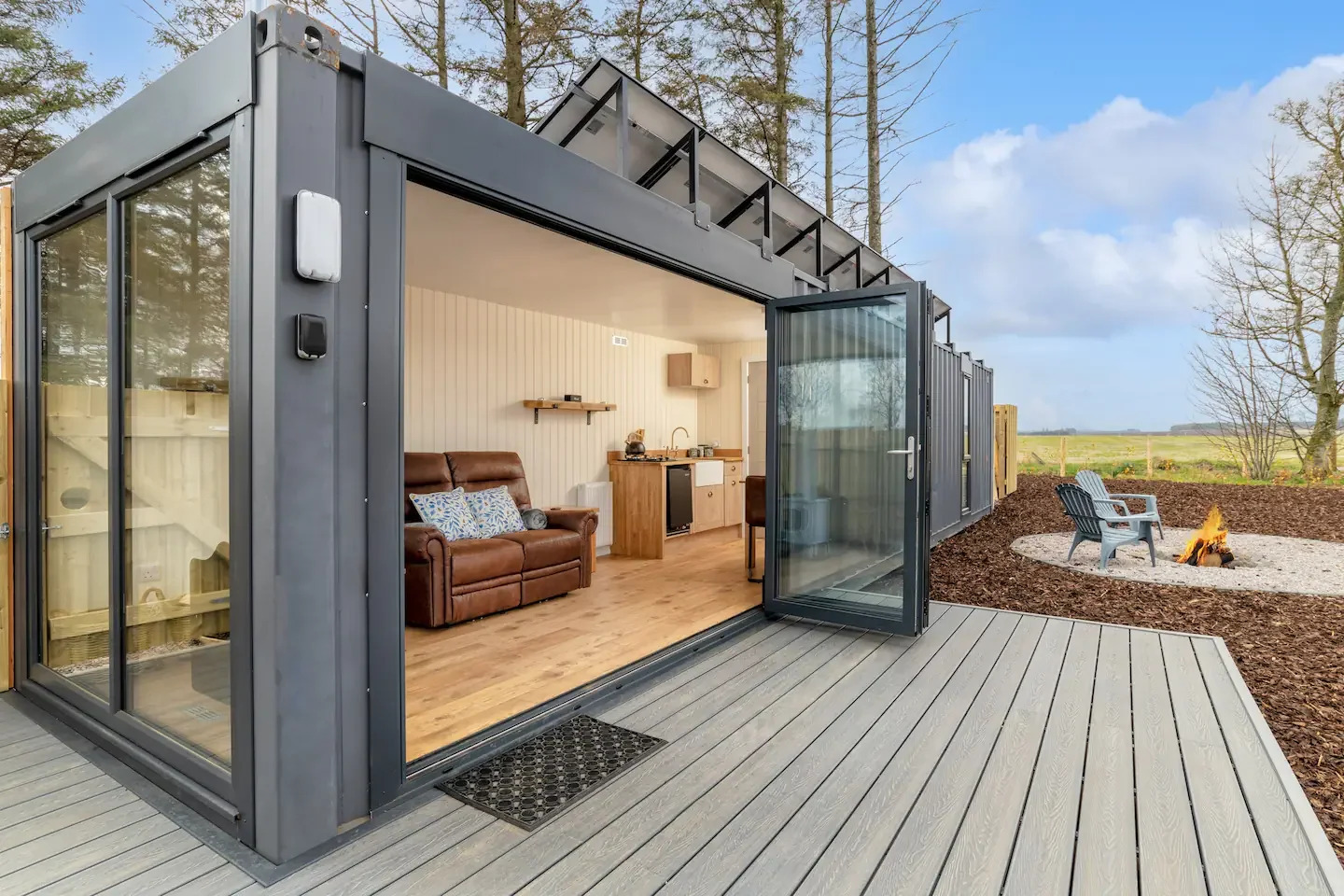 Container aménagé en studio – Un logement moderne, pratique et durable ...